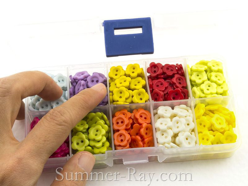Doll Buttons Daisy (2eye) in Storage Box - 500 pieces – Summer-Ray.com